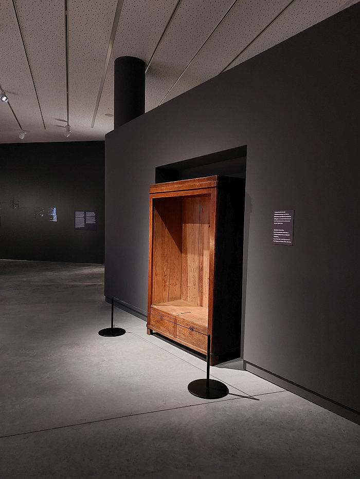 Natalia Romik. Hideouts. Architecture of Survival at the Jewish Museum, Frankfurt - smow Blog