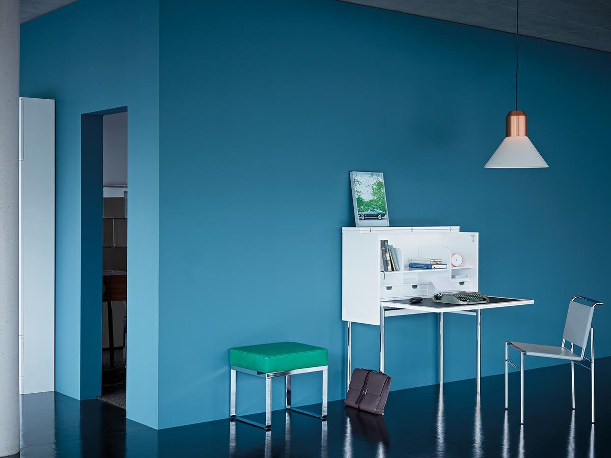 Roquebrune Chair | ClassiCon | by Eileen Gray, 1932 - Originals from smow