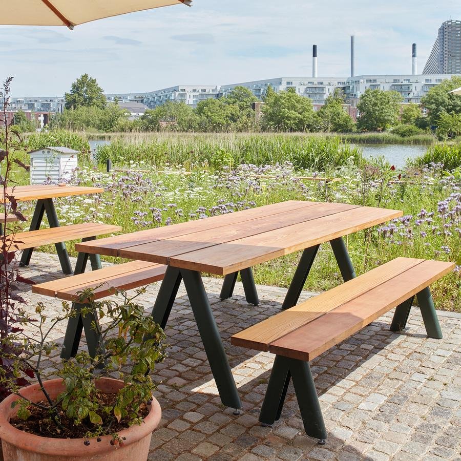 Overlap Bench | Fritz Hansen | Benches & Loungers - Designer furniture from smow