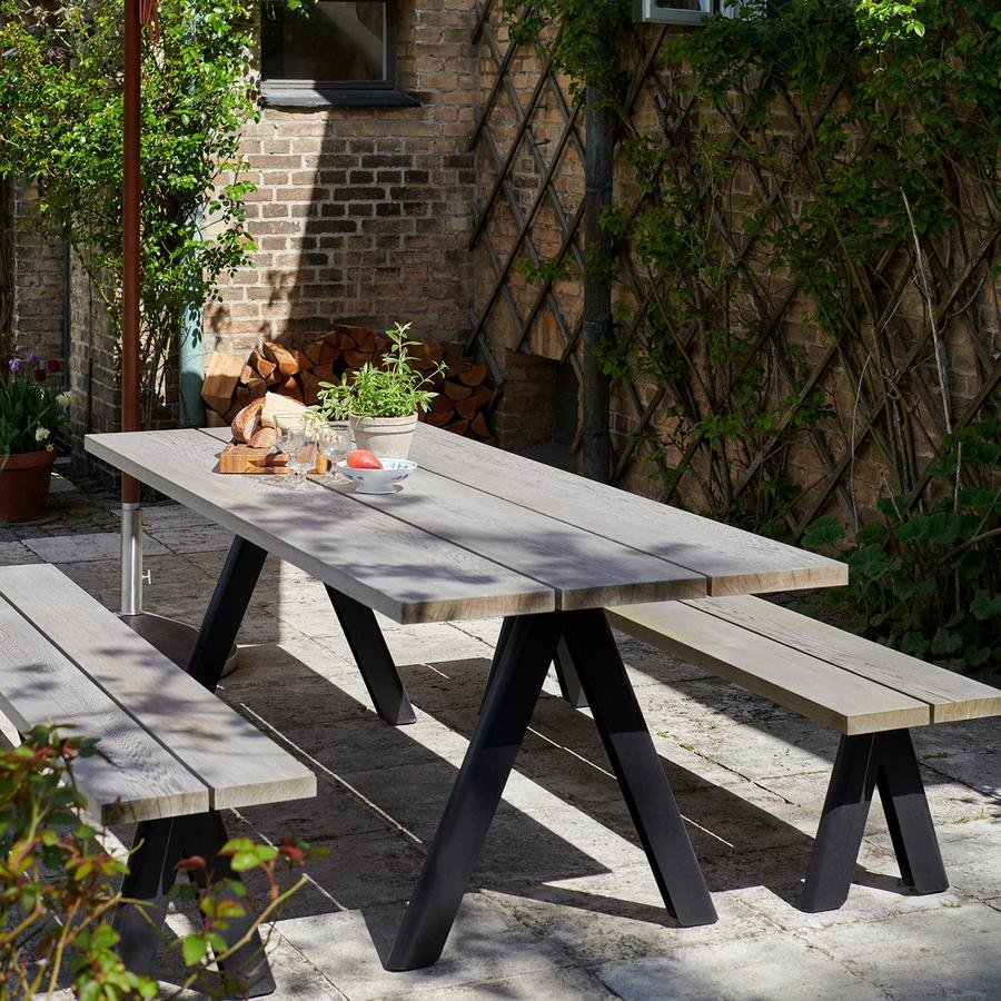 Overlap Bench | Fritz Hansen | Benches & Loungers - Designer furniture from smow