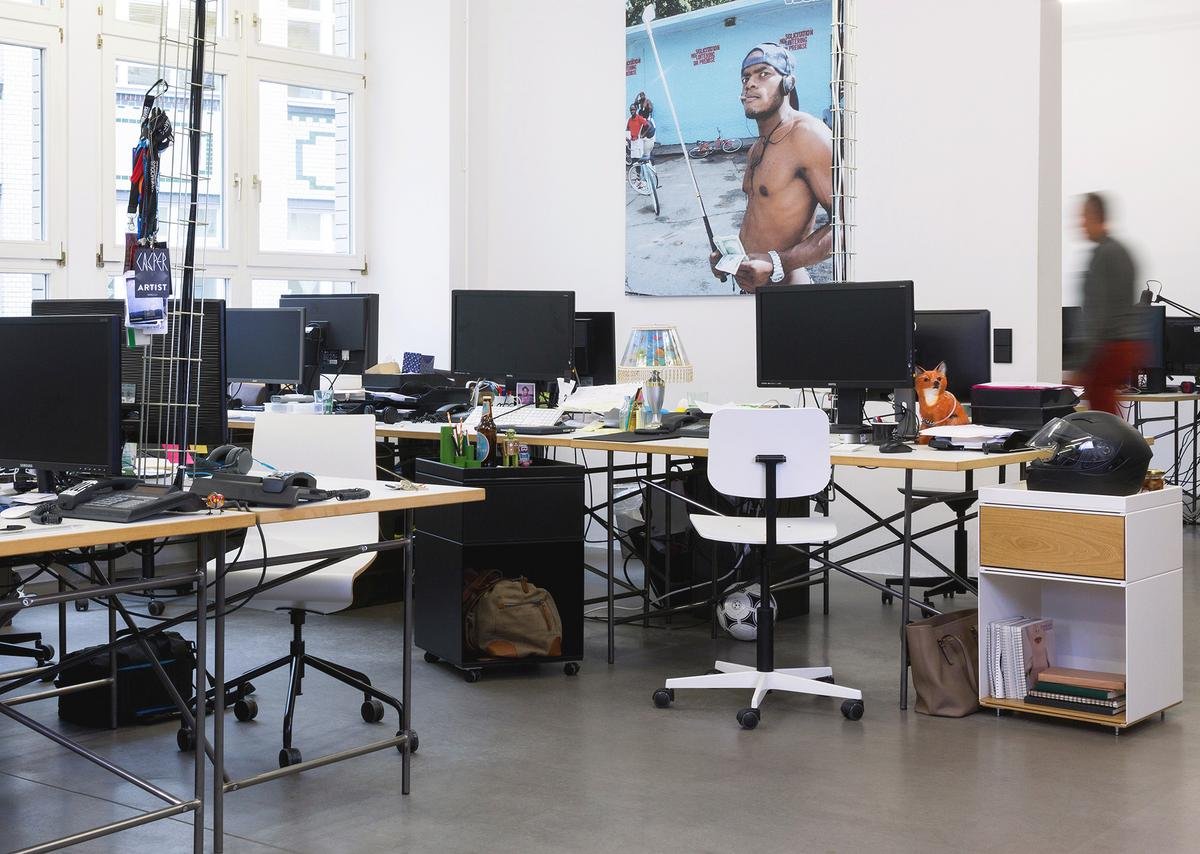 Eiermann Table | Richard Lampert | by Egon Eiermann - Originals from smow