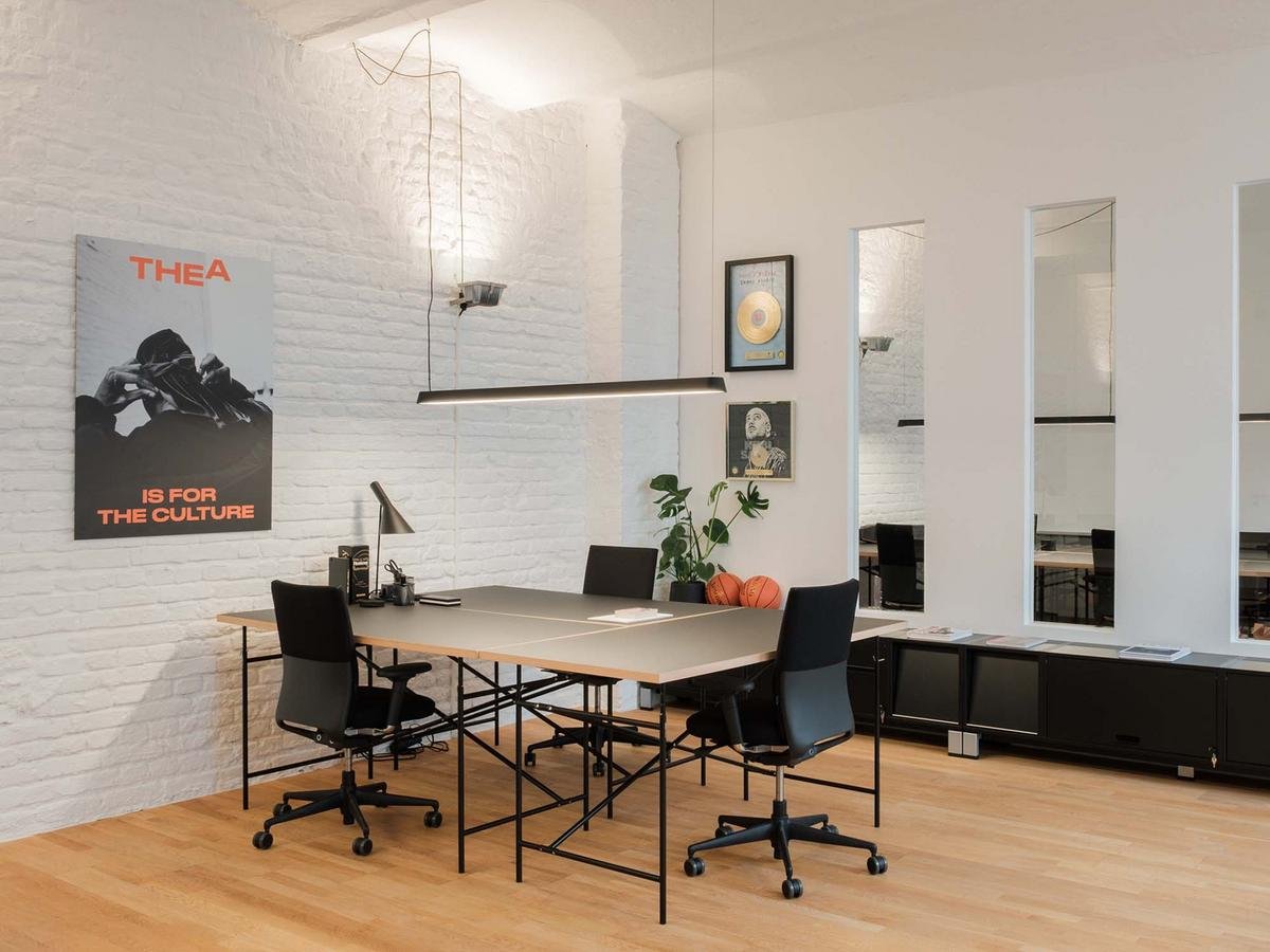 Eiermann Table | Richard Lampert | by Egon Eiermann - Originals from smow