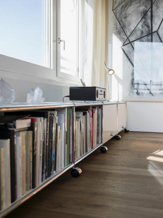 USM Haller TV-/HiFi-Lowboard, Customisable, USM green, Open, With cable ...