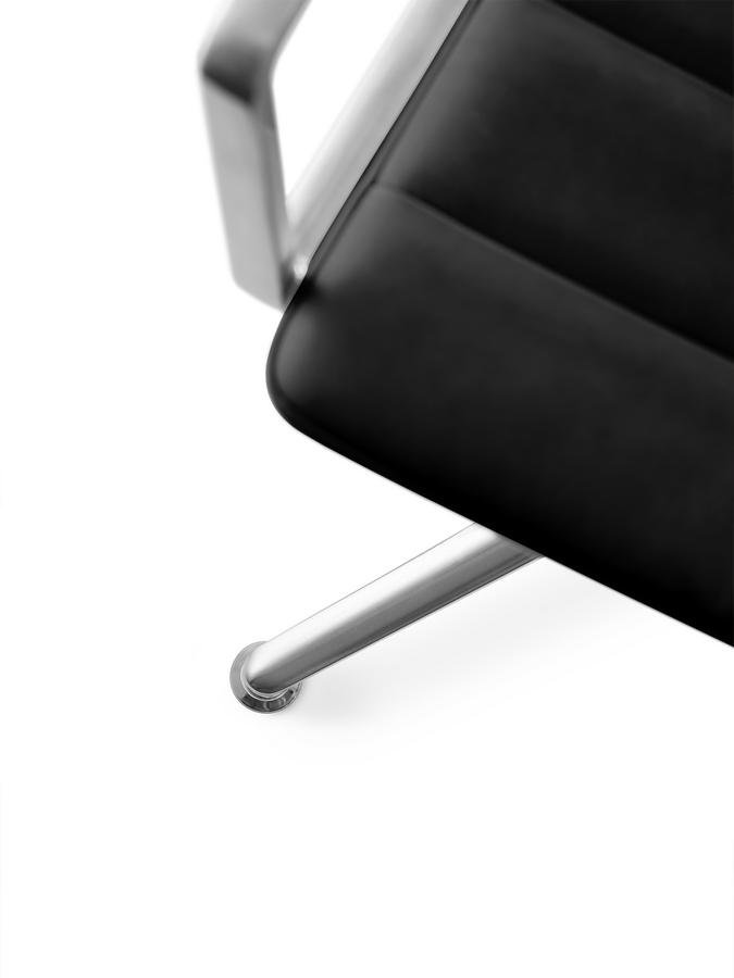 Swivel Chair | Vipp | Office Swivel Chairs - Designer furniture from smow