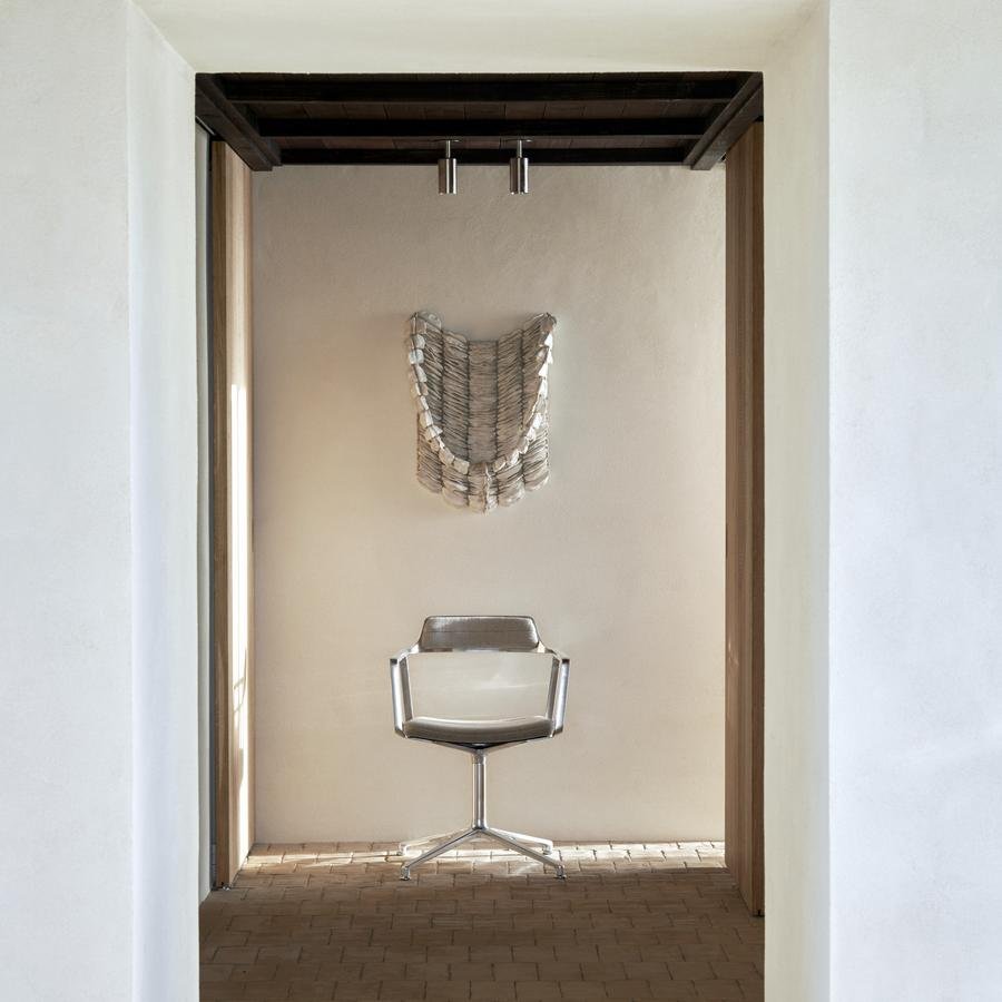 Swivel 452 Chair | Vipp | Office Swivel Chairs - Designer furniture ...