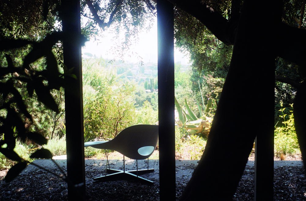 La Chaise | Vitra | by Charles & Ray Eames, 1948 - Originals from smow