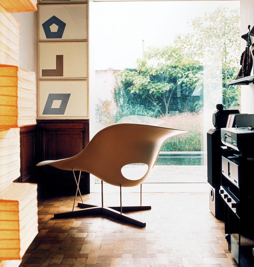 La Chaise | Vitra | by Charles & Ray Eames, 1948 - Originals from smow