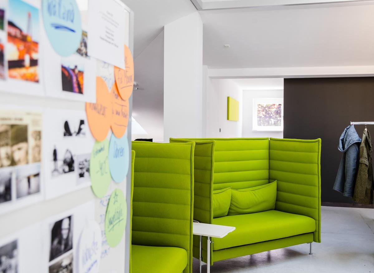 Alcove Sofa | Vitra | Lounge - Designer furniture from smow