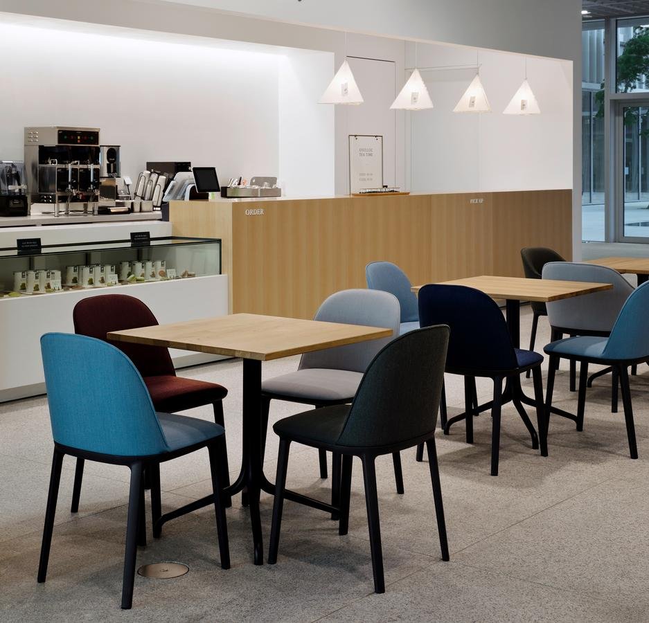 Bistro Table Indoor | Vitra | Tables - Designer furniture from smow