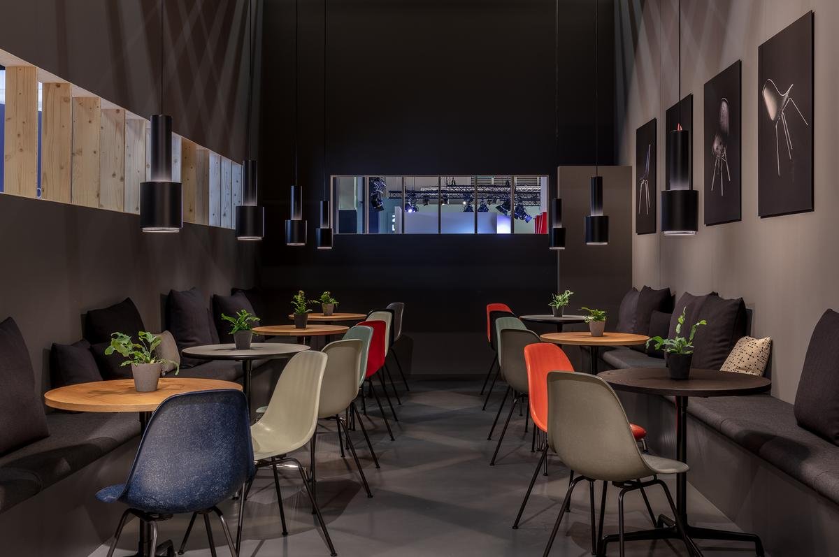 Bistro Table Indoor | Vitra | Tables - Designer furniture from smow