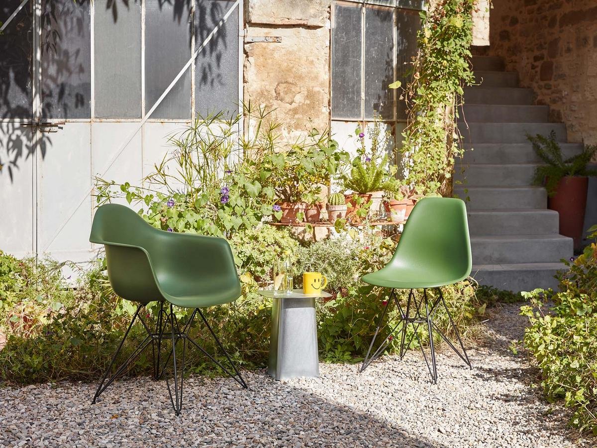 Metal Side Table Outdoor | Vitra | Ronan & Erwan Bouroullec - Designer ...