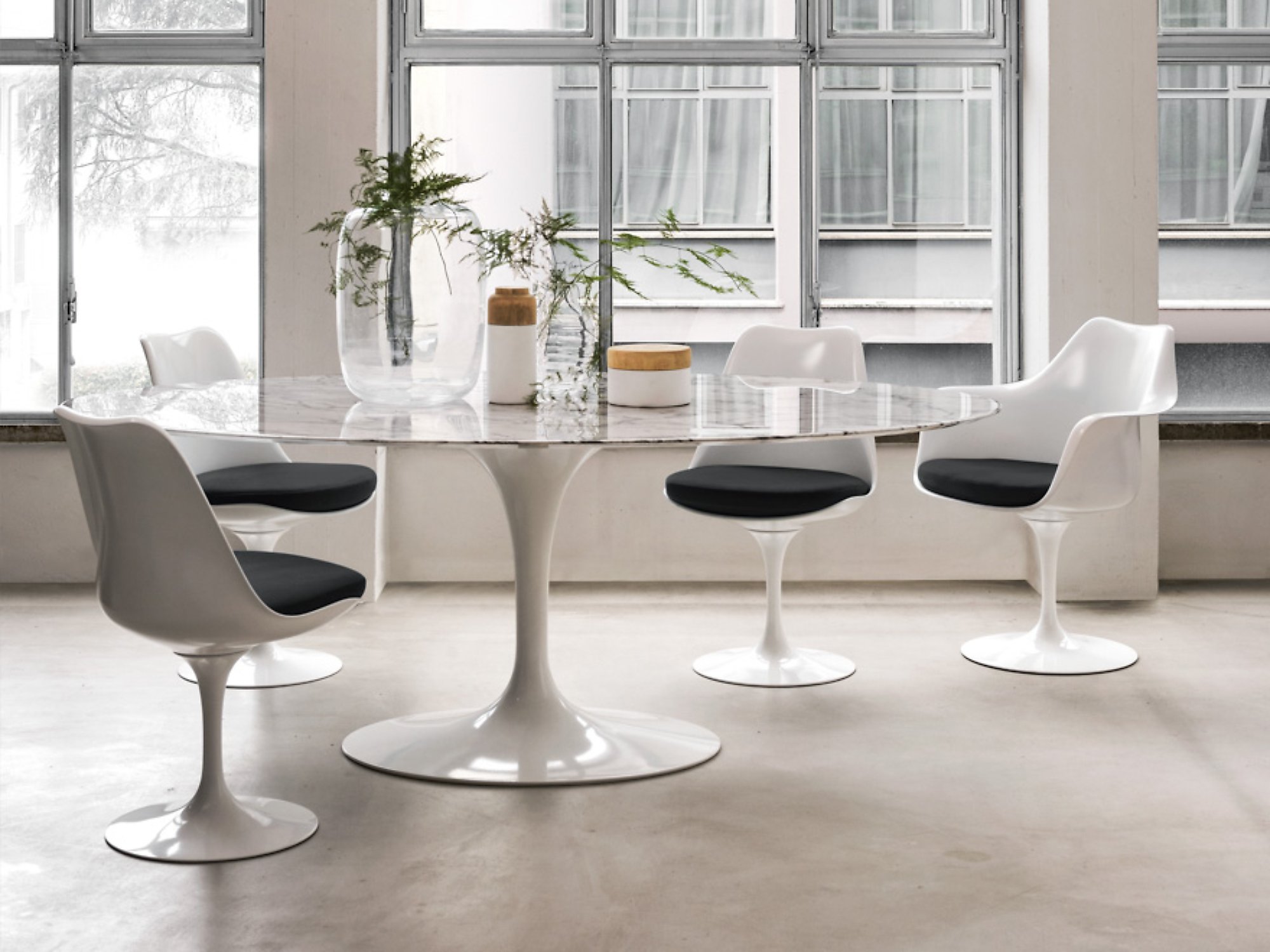 Saarinen Tulip Chair | Knoll International | by Eero Saarinen, 1955 ...