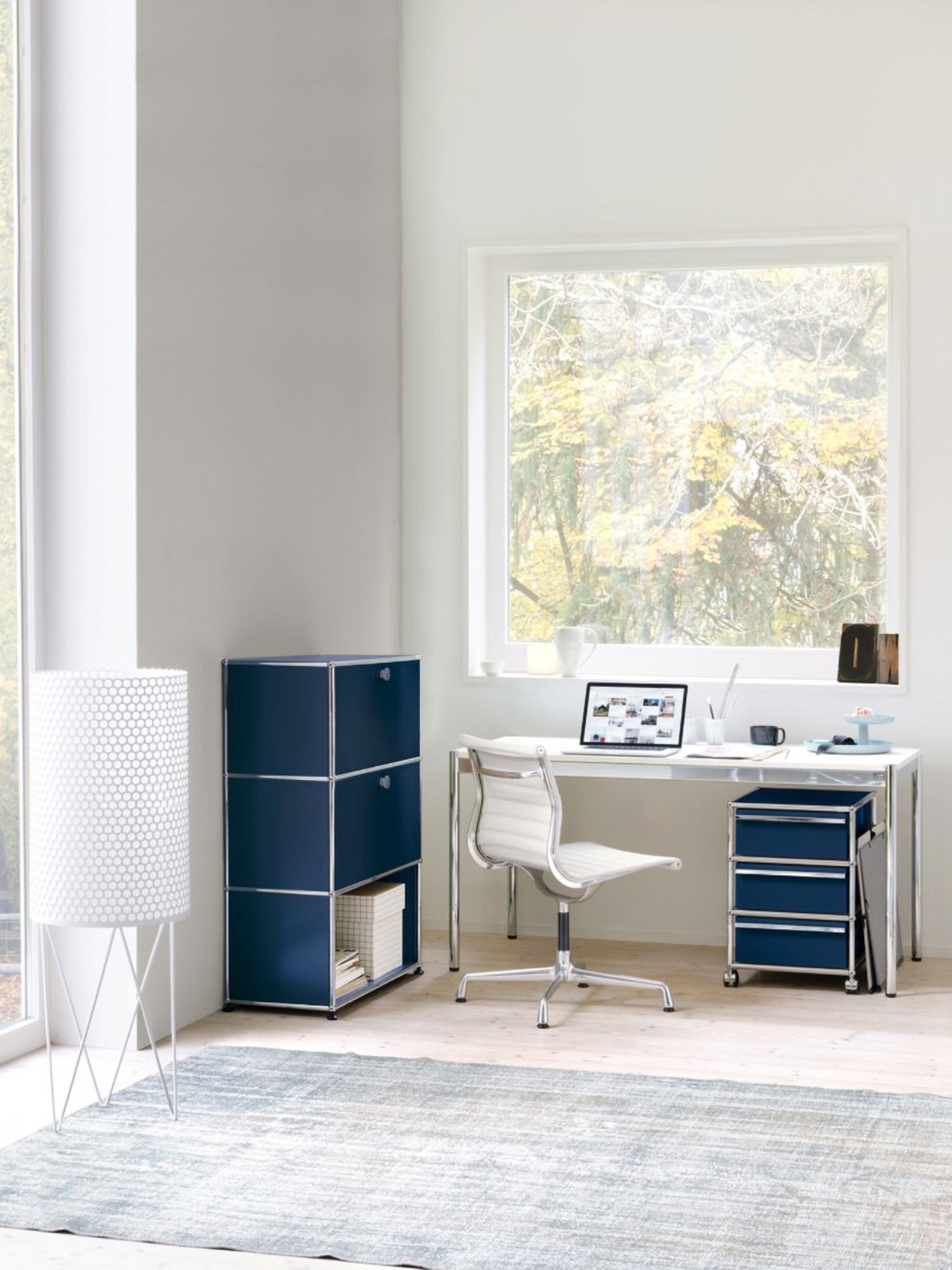 USM Haller Highboard M, Customizable, Light grey RAL 7035, Open, With ...